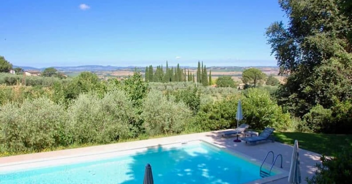 Frasca: Apartment and shared pool close to a village